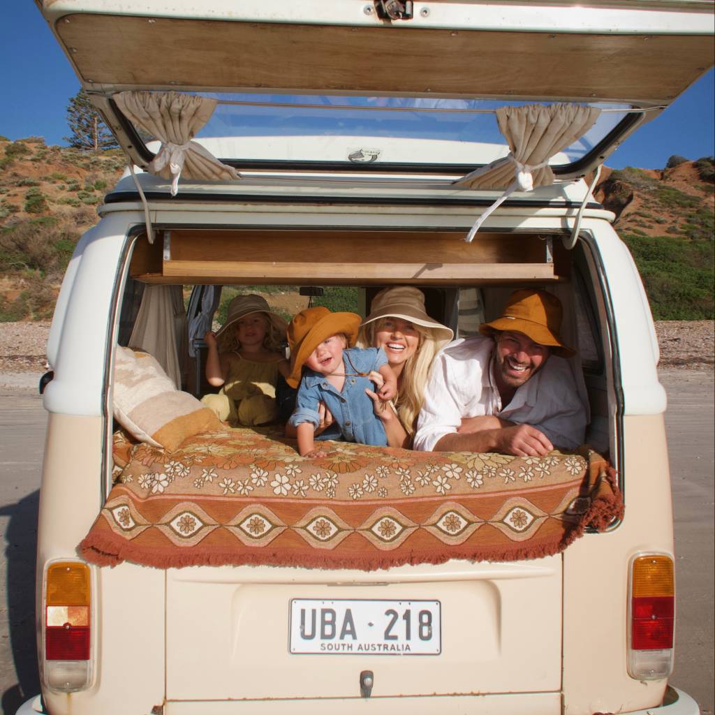 Sunny days with Elise Cook and her family – Will & Bear Australia